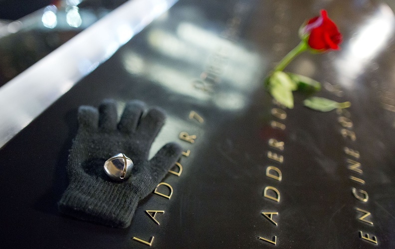 The Special Holiday Tributes Left on the 9/11 Memorial | National ...